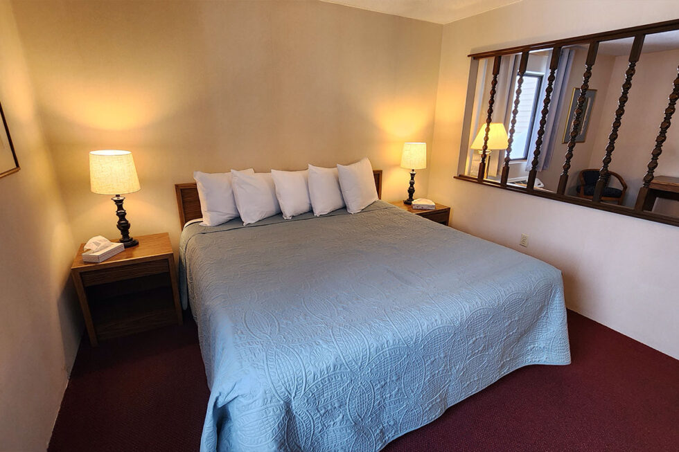 Rooms - Paradise Inn & Suites